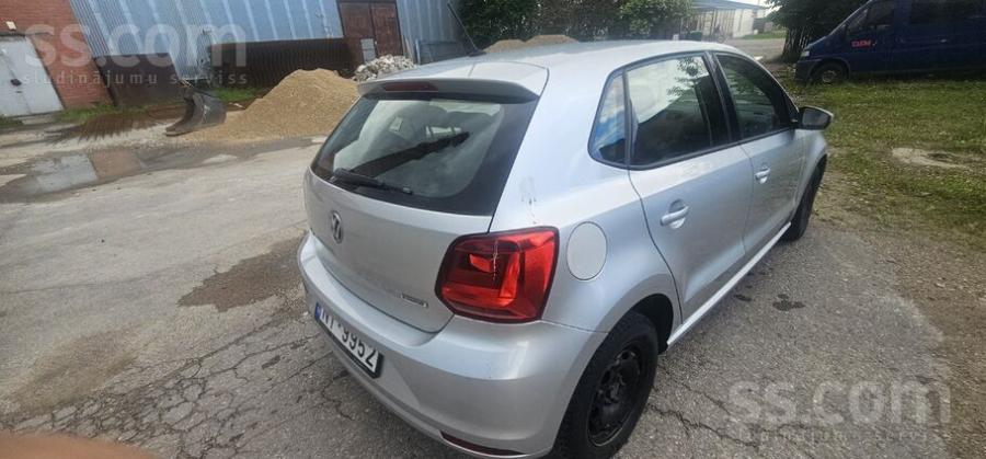 Grey Volkswagen Polo 2014 in Riga, with an engine capacity of 1.00 L and mileage of 215 thousand km for 4000 €, photo 5 on AUTOMOTO.COM.LV