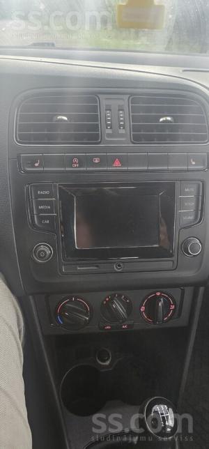 Grey Volkswagen Polo 2014 in Riga, with an engine capacity of 1.00 L and mileage of 215 thousand km for 4000 €, photo 7 on AUTOMOTO.COM.LV