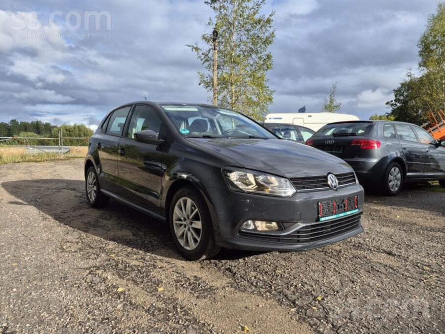 Grey Volkswagen Polo 2014 in Cesis, with an engine capacity of 1.40 L and mileage of 187 thousand km for 5900 €, photo 3 on AUTOMOTO.COM.LV