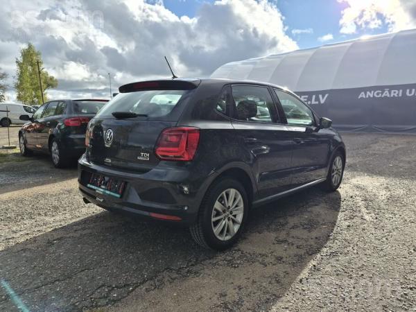 Grey Volkswagen Polo 2014 in Cesis, with an engine capacity of 1.40 L and mileage of 187 thousand km for 5900 €, photo 4 on AUTOMOTO.COM.LV