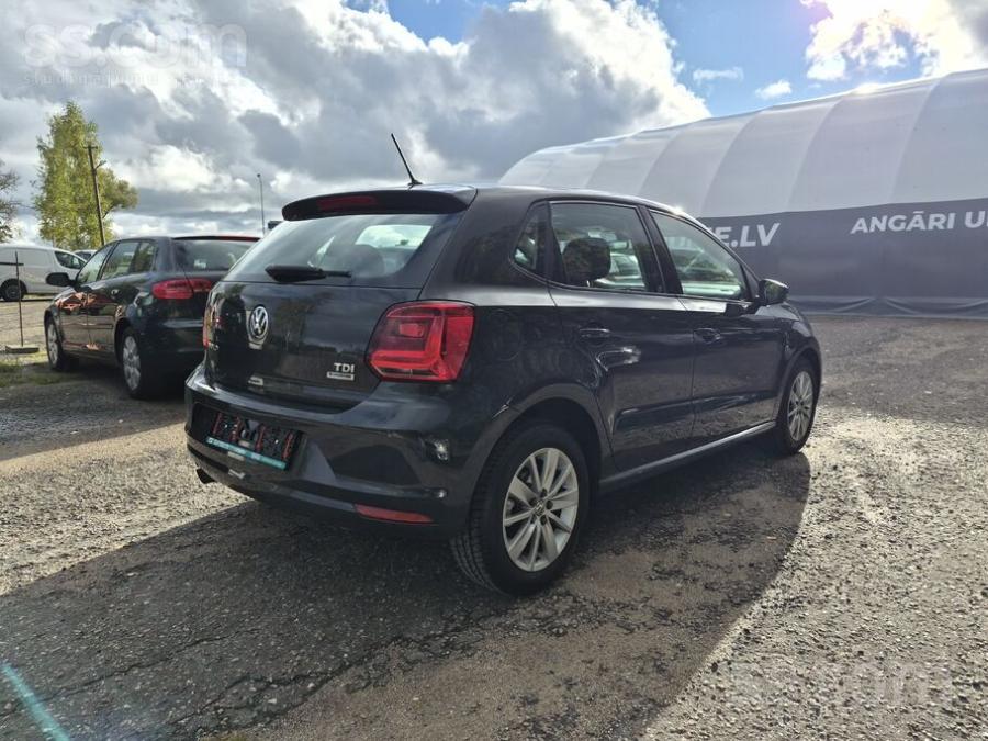 Grey Volkswagen Polo 2014 in Cesis, with an engine capacity of 1.40 L and mileage of 187 thousand km for 5900 €, photo 4 on AUTOMOTO.COM.LV