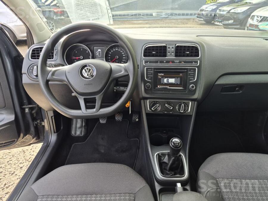 Grey Volkswagen Polo 2014 in Cesis, with an engine capacity of 1.40 L and mileage of 187 thousand km for 5900 €, photo 6 on AUTOMOTO.COM.LV