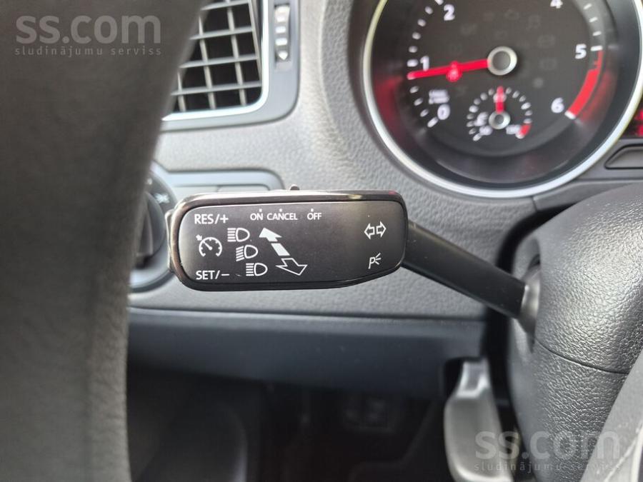 Grey Volkswagen Polo 2014 in Cesis, with an engine capacity of 1.40 L and mileage of 187 thousand km for 5900 €, photo 10 on AUTOMOTO.COM.LV