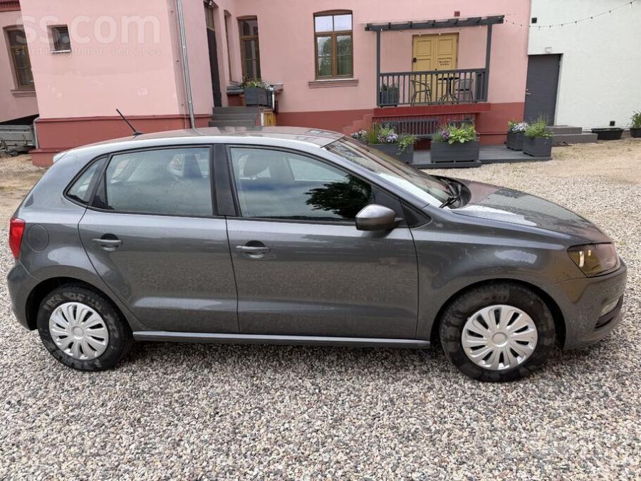 Pelēks Volkswagen Polo 2015 Limbaži, ar dzinēja tilpumu 1.00 L un nobraukumu 197 tūkst. km par 4200 €, foto 4 vietnē AUTOMOTO.COM.LV