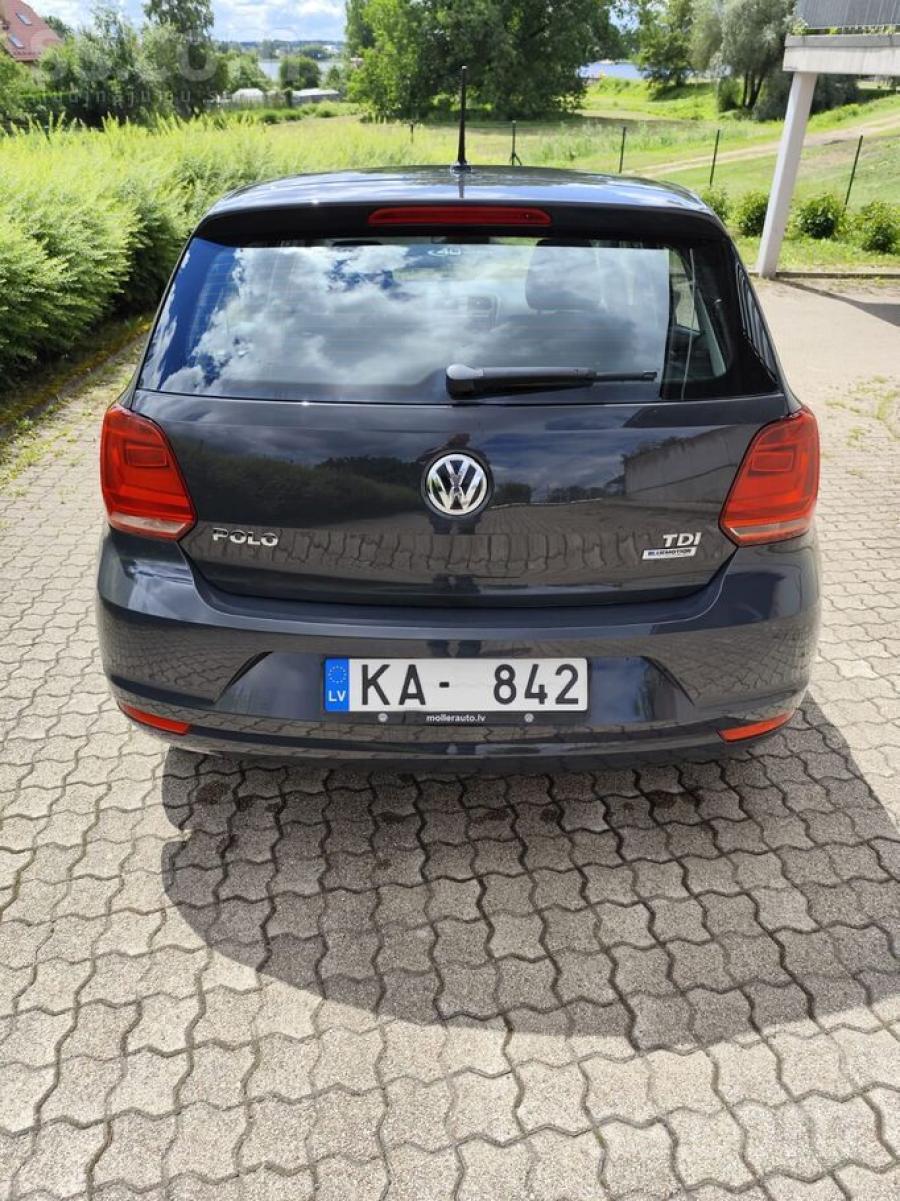 Grey Volkswagen Polo 2015 in Riga, with an engine capacity of 1.40 L and mileage of 289 thousand km for 3500 €, photo 10 on AUTOMOTO.COM.LV