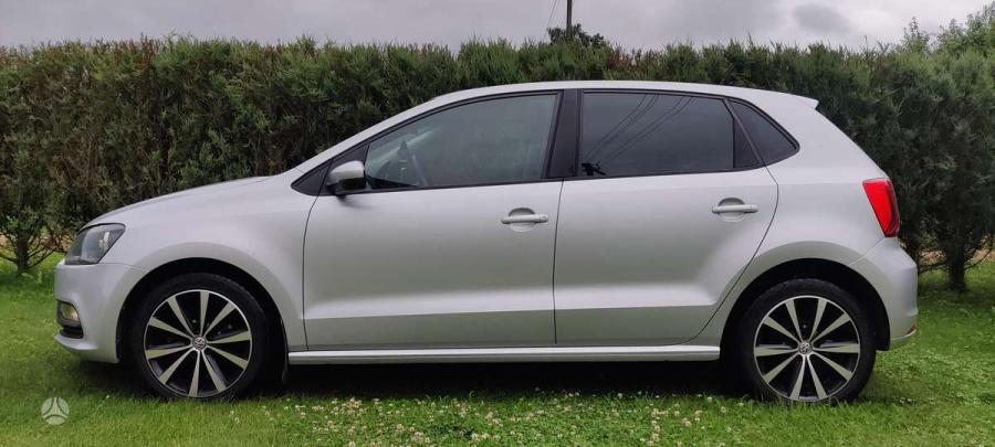 Pelēks Volkswagen Polo 2015 Panevēža, ar dzinēja tilpumu 1.42 L un nobraukumu 128 tūkst. km par 5400 €, foto 8 vietnē AUTOMOTO.COM.LV