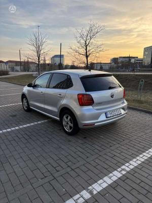 Pelēks Volkswagen Polo 2015 Viļņa, ar dzinēja tilpumu 1.42 L un nobraukumu 345 tūkst. km par 1900 €, foto  vietnē AUTOMOTO.COM.LV