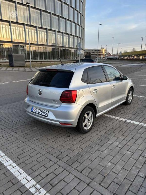 Volkswagen Polo 2015 Viļņa vietnē Pelēks Volkswagen Polo 2015 Viļņa, ar dzinēja tilpumu 1.42 L un nobraukumu 345 tūkst. km par 1900 €, foto 5 vietnē AUTOMOTO.COM.LV