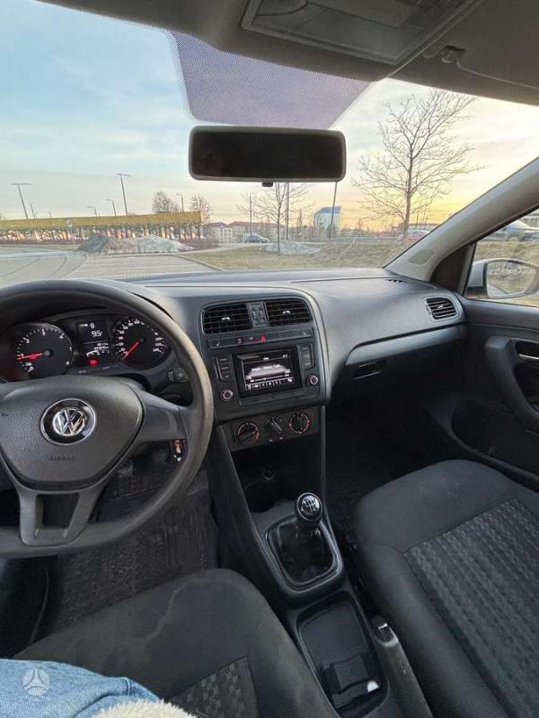 Volkswagen Polo 2015 Viļņa vietnē Pelēks Volkswagen Polo 2015 Viļņa, ar dzinēja tilpumu 1.42 L un nobraukumu 345 tūkst. km par 1900 €, foto 8 vietnē AUTOMOTO.COM.LV