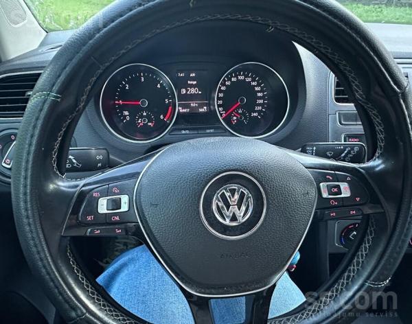 Volkswagen Polo 2015 RÄ«ga vietnÄ PelÄks Volkswagen Polo 2015 RÄ«ga, ar dzinÄja tilpumu 1.40 L un nobraukumu 164 tÅ«kst. km par 5700 ā¬, foto 4 vietnÄ AUTOMOTO.COM.LV