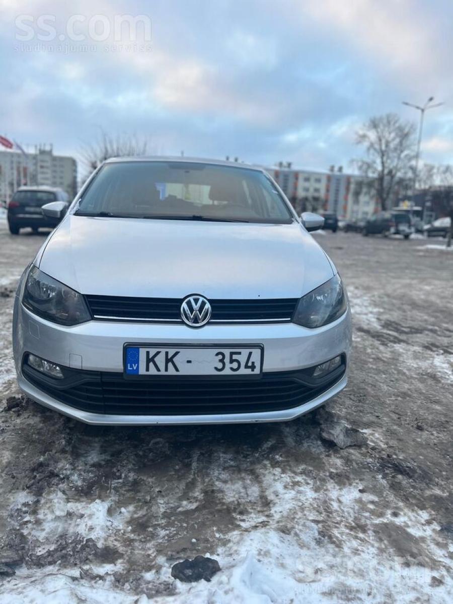 Pelēks Volkswagen Polo 2016 Liepāja, ar dzinēja tilpumu 1.40 L un nobraukumu 289 tūkst. km par 4800 €, foto 1 vietnē AUTOMOTO.COM.LV