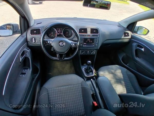 Grey Volkswagen Polo 2016 in Tartu, with an engine capacity of 1.40 L and mileage of 305 thousand km for 4900 €, photo 10 on AUTOMOTO.COM.LV