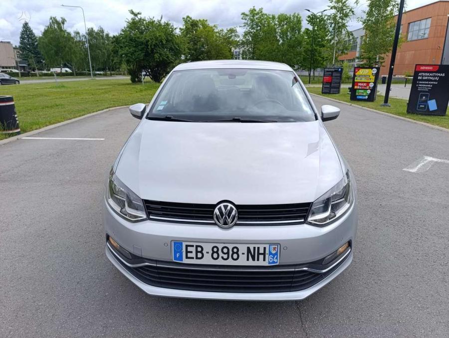 Grey Volkswagen Polo 2016 in Panevezys, with an engine capacity of 1.20 L and mileage of 127 thousand km for 6300 €, photo 5 on AUTOMOTO.COM.LV