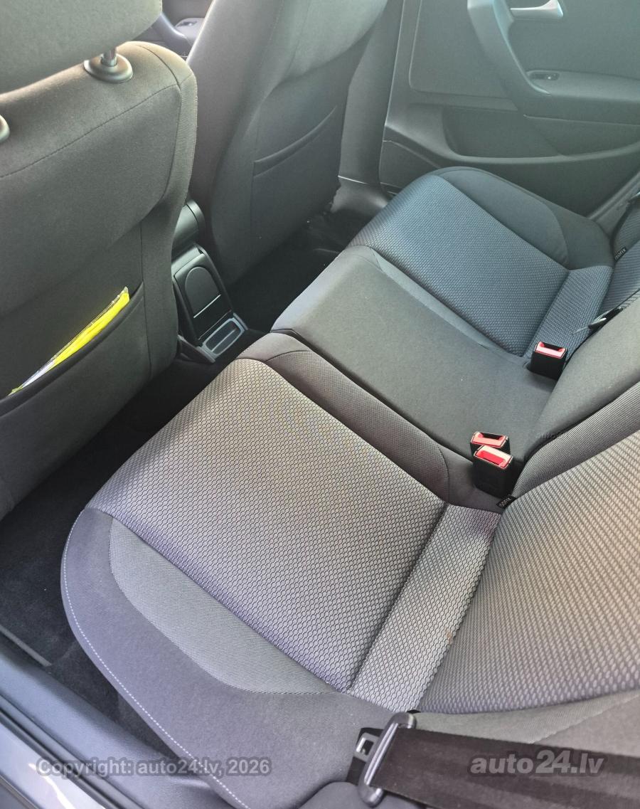 Pelēks Volkswagen Polo 2016 Tallina, ar dzinēja tilpumu 1.20 L un nobraukumu 100 tūkst. km par 8490 €, foto 9 vietnē AUTOMOTO.COM.LV