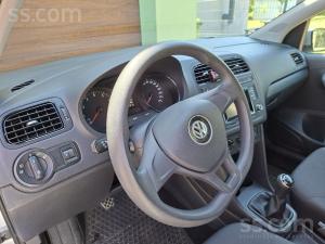 Grey Volkswagen Polo 2016 in Dobele, with an engine capacity of 1.20 L and mileage of 66 thousand km for 6500 €, photo 4 on AUTOMOTO.COM.LV