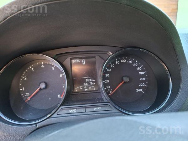 Grey Volkswagen Polo 2016 in Dobele, with an engine capacity of 1.20 L and mileage of 66 thousand km for 6500 €, photo 8 on AUTOMOTO.COM.LV