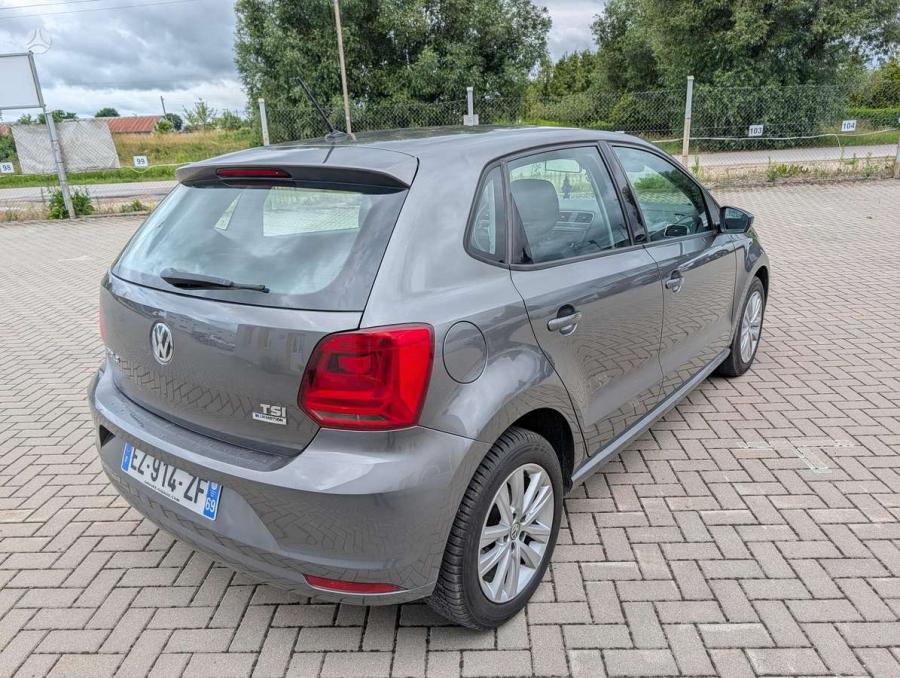 Pelēks Volkswagen Polo 2016 Tauragė, ar dzinēja tilpumu 1.20 L un nobraukumu 186 tūkst. km par 5800 €, foto 6 vietnē AUTOMOTO.COM.LV