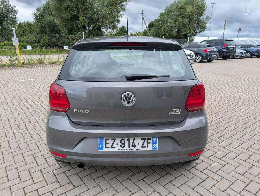 Pelēks Volkswagen Polo 2016 Tauragė, ar dzinēja tilpumu 1.20 L un nobraukumu 186 tūkst. km par 5800 €, foto 7 vietnē AUTOMOTO.COM.LV