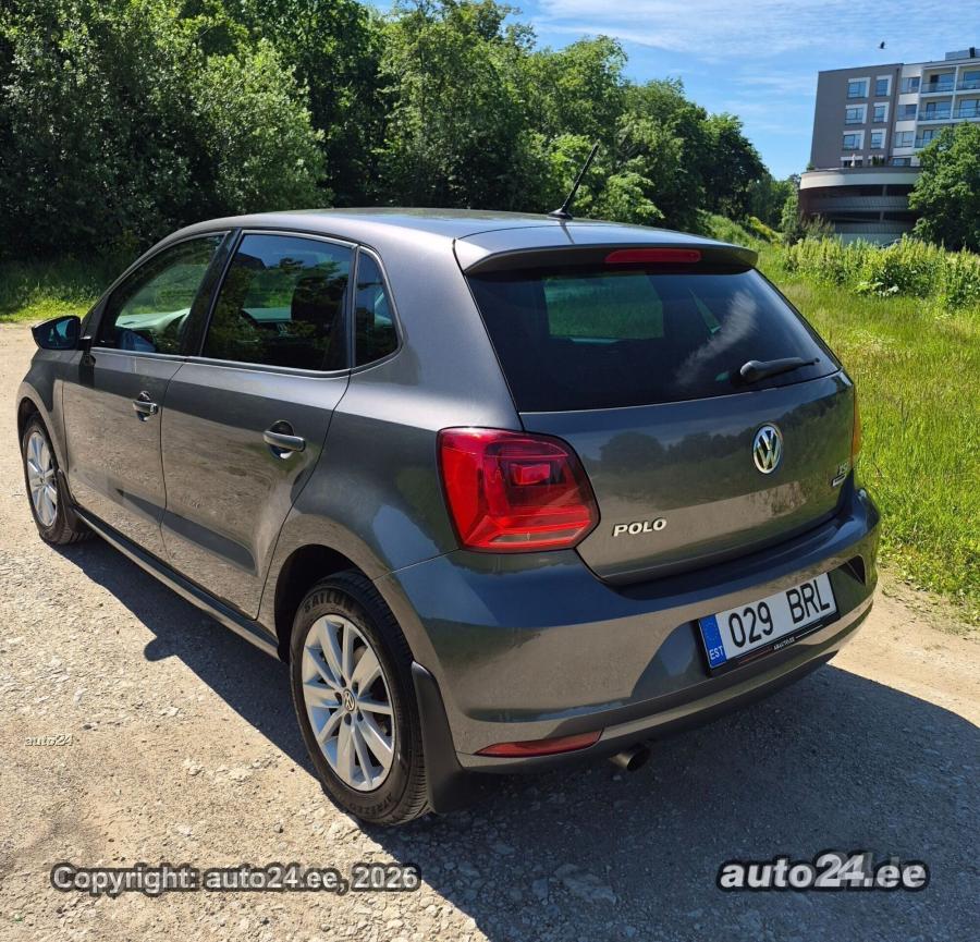 Pelēks Volkswagen Polo 2016 Tallina, ar dzinēja tilpumu 1.20 L un nobraukumu 100 tūkst. km par 7990 €, foto 5 vietnē AUTOMOTO.COM.LV
