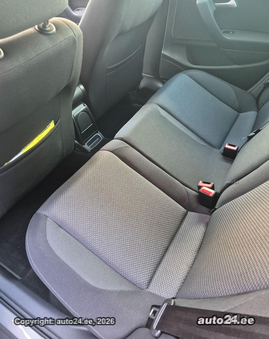 Grey Volkswagen Polo 2016 in Tallinn, with an engine capacity of 1.20 L and mileage of 100 thousand km for 7990 €, photo 11 on AUTOMOTO.COM.LV
