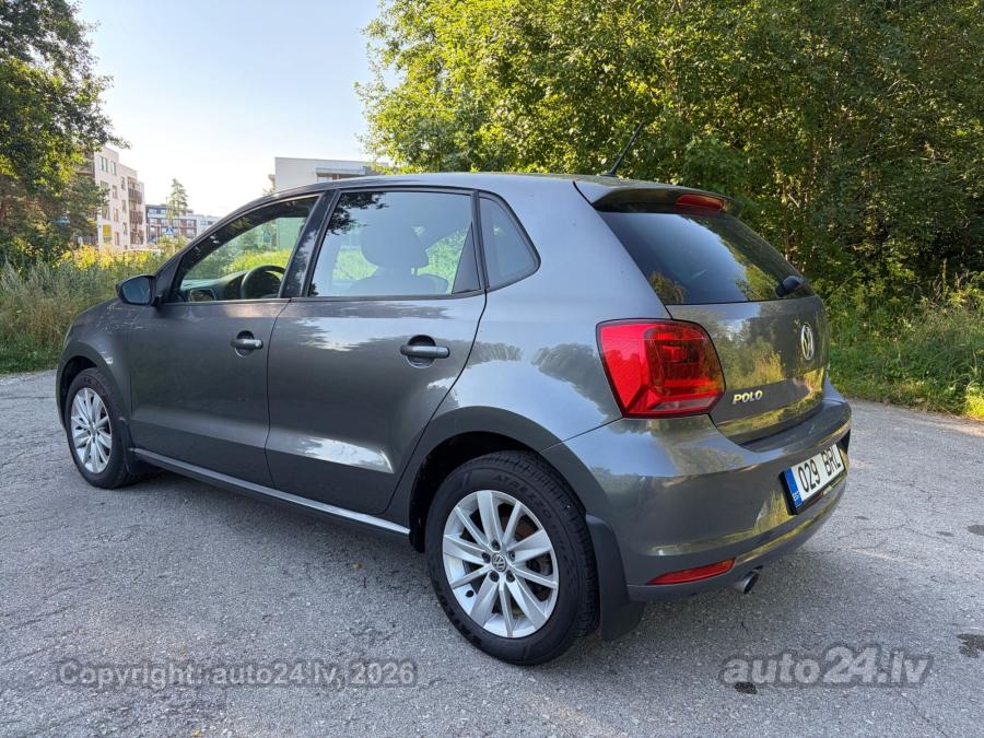 Pelēks Volkswagen Polo 2016 Tallina, ar dzinēja tilpumu 1.20 L un nobraukumu 100 tūkst. km par 7990 €, foto 6 vietnē AUTOMOTO.COM.LV