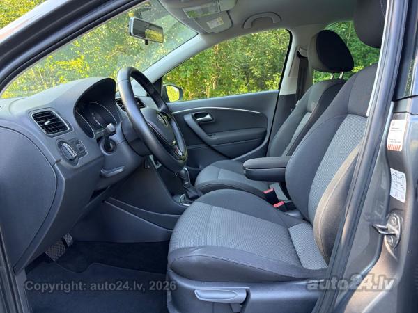 Grey Volkswagen Polo 2016 in Tallinn, with an engine capacity of 1.20 L and mileage of 100 thousand km for 7990 €, photo 7 on AUTOMOTO.COM.LV