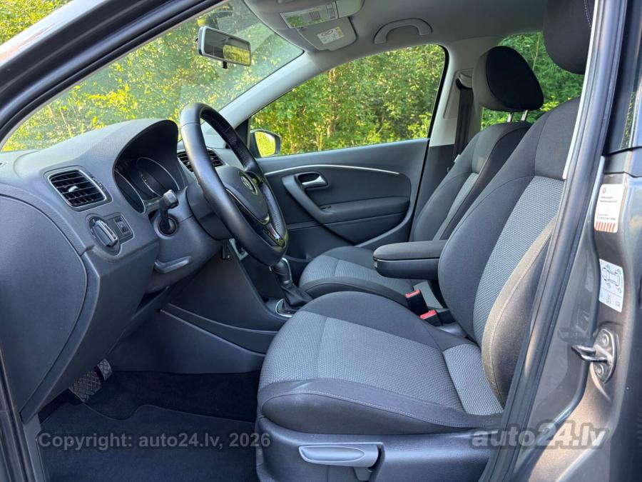 Pelēks Volkswagen Polo 2016 Tallina, ar dzinēja tilpumu 1.20 L un nobraukumu 100 tūkst. km par 7990 €, foto 8 vietnē AUTOMOTO.COM.LV