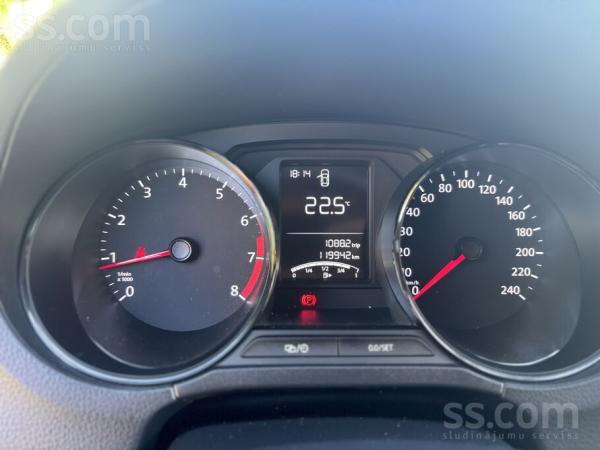 Grey Volkswagen Polo 2016 in Riga, with an engine capacity of 1.00 L and mileage of 120 thousand km for 5500 €, photo 5 on AUTOMOTO.COM.LV