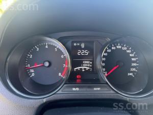 Pelēks Volkswagen Polo 2016 Rīga, ar dzinēja tilpumu 1.00 L un nobraukumu 120 tūkst. km par 5500 €, foto 6 vietnē AUTOMOTO.COM.LV