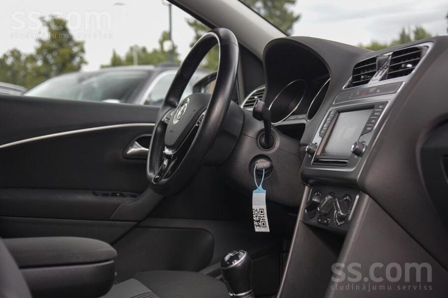 Grey Volkswagen Polo 2016 in Riga, with an engine capacity of 1.20 L and mileage of 157 thousand km for 6990 €, photo 8 on AUTOMOTO.COM.LV