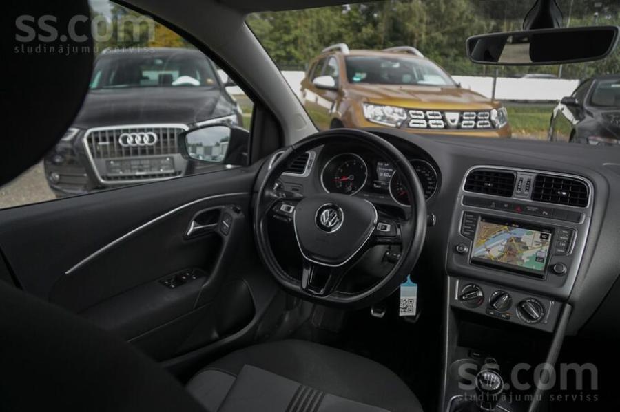 Grey Volkswagen Polo 2016 in Riga, with an engine capacity of 1.20 L and mileage of 157 thousand km for 6990 €, photo 9 on AUTOMOTO.COM.LV