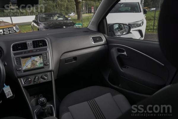 Серый Фольксваген Поло 2016 в Рига, объемом двигателя 1.20 л и пробегом 157 тыс. км за 6990 €, фото 11 на AUTOMOTO.COM.LV