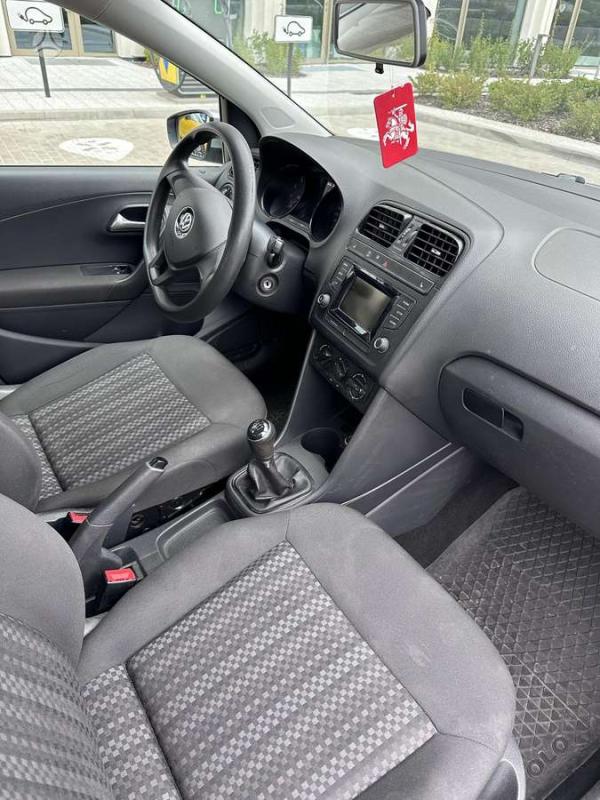 Volkswagen Polo 2016 Viļņa vietnē Pelēks Volkswagen Polo 2016 Viļņa, ar dzinēja tilpumu 1.20 L un nobraukumu 201 tūkst. km par 5700 €, foto 10 vietnē AUTOMOTO.COM.LV