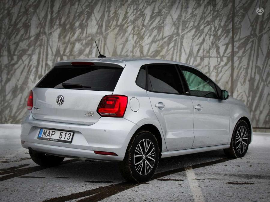 Pelēks Volkswagen Polo 2017 Kauņa, ar dzinēja tilpumu 1.42 L un nobraukumu 256 tūkst. km par 6750 €, foto 3 vietnē AUTOMOTO.COM.LV
