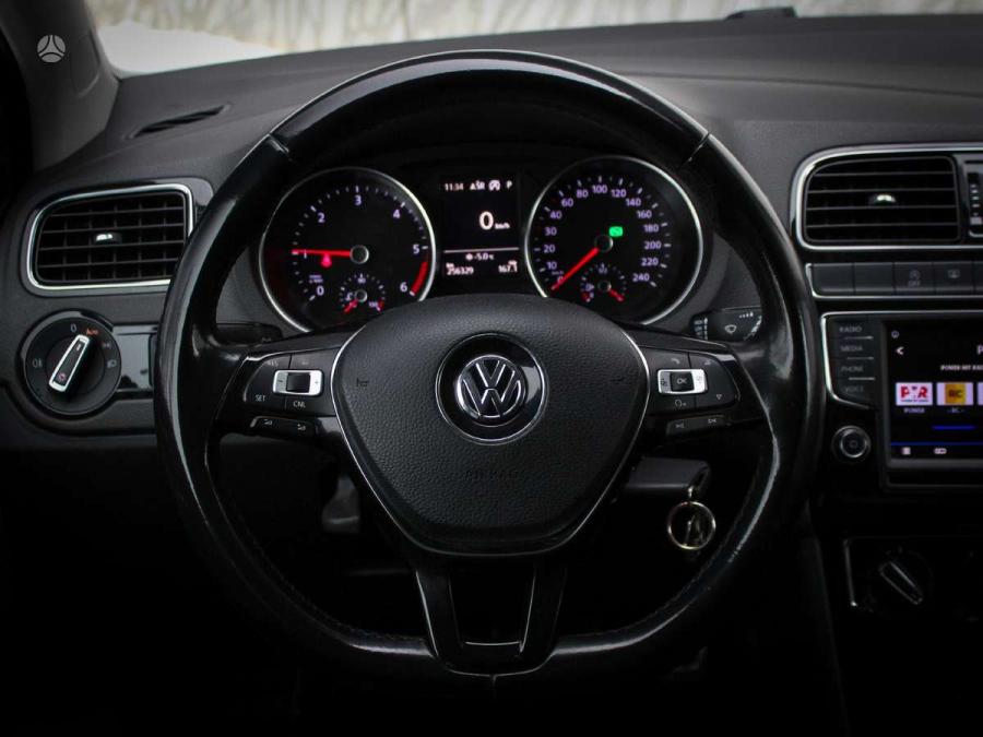 Pelēks Volkswagen Polo 2017 Kauņa, ar dzinēja tilpumu 1.42 L un nobraukumu 256 tūkst. km par 6750 €, foto 11 vietnē AUTOMOTO.COM.LV
