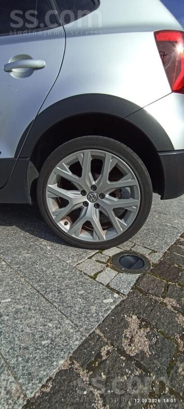 Grey Volkswagen Polo 2017 in Ventspils, with an engine capacity of 1.20 L and mileage of 76 thousand km for 9850 €, photo 7 on AUTOMOTO.COM.LV