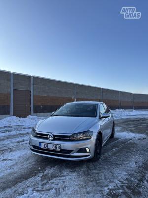 Grey Volkswagen Polo 2018 in Mazeikiai, with an engine capacity of 1.00 L and mileage of 133 thousand km for 8200 €, photo  on AUTOMOTO.COM.LV