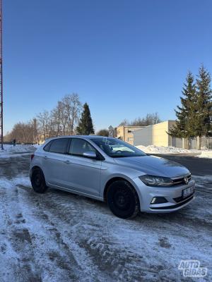 Grey Volkswagen Polo 2018 in Mazeikiai, with an engine capacity of 1.00 L and mileage of 133 thousand km for 8200 €, photo 3 on AUTOMOTO.COM.LV