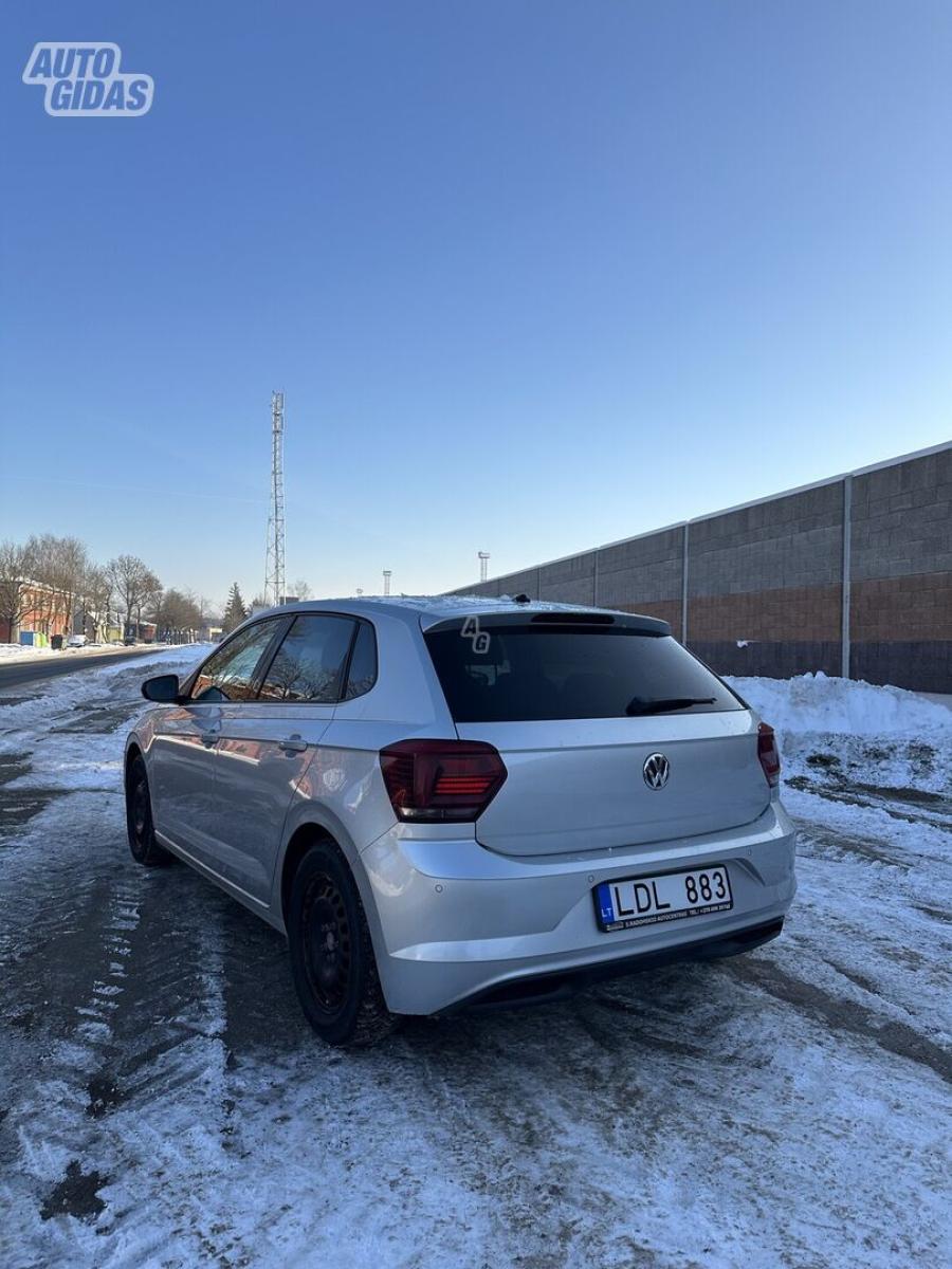 Grey Volkswagen Polo 2018 in Mazeikiai, with an engine capacity of 1.00 L and mileage of 133 thousand km for 8200 €, photo 5 on AUTOMOTO.COM.LV