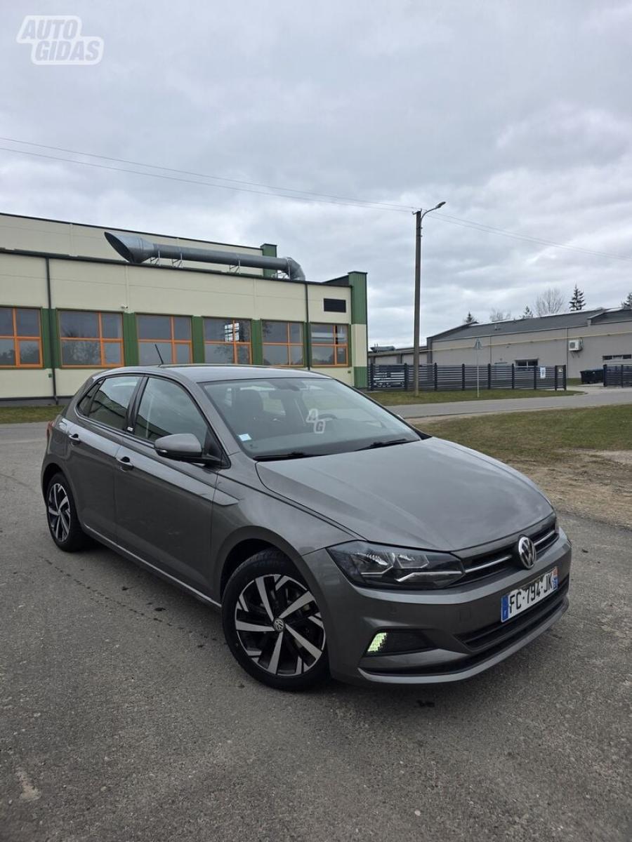 Grey Volkswagen Polo 2018 in Vilnius, with an engine capacity of 1.60 L and mileage of 281 thousand km for 7800 €, photo 3 on AUTOMOTO.COM.LV