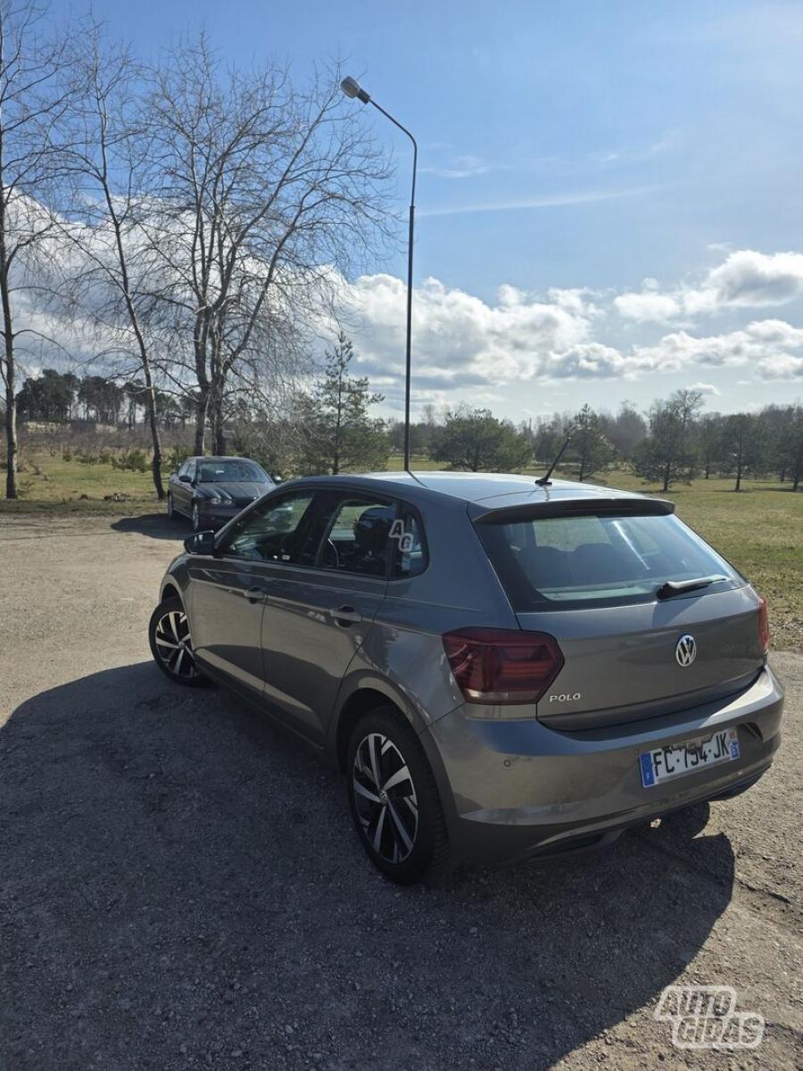 Grey Volkswagen Polo 2018 in Vilnius, with an engine capacity of 1.60 L and mileage of 281 thousand km for 7200 €, photo 3 on AUTOMOTO.COM.LV