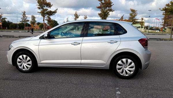Grey Volkswagen Polo 2019 in Klaipeda, with an engine capacity of 1.60 L and mileage of 107 thousand km for 10100 €, photo 3 on AUTOMOTO.COM.LV