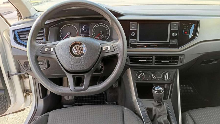 Grey Volkswagen Polo 2019 in Klaipeda, with an engine capacity of 1.60 L and mileage of 107 thousand km for 10100 €, photo 11 on AUTOMOTO.COM.LV