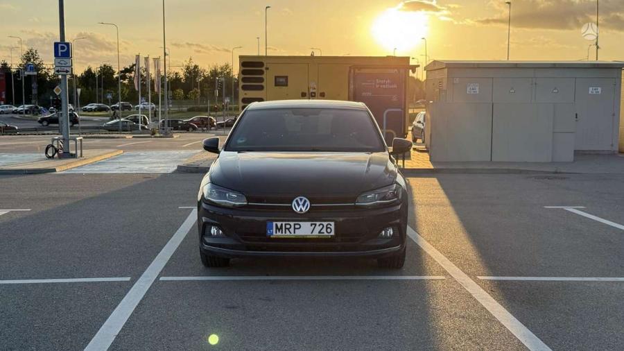 Grey Volkswagen Polo 2019 in Vilnius, with an engine capacity of 1.60 L and mileage of 203 thousand km for 10500 €, photo 3 on AUTOMOTO.COM.LV