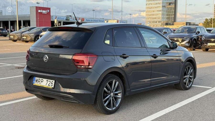 Grey Volkswagen Polo 2019 in Vilnius, with an engine capacity of 1.60 L and mileage of 203 thousand km for 10500 €, photo 5 on AUTOMOTO.COM.LV
