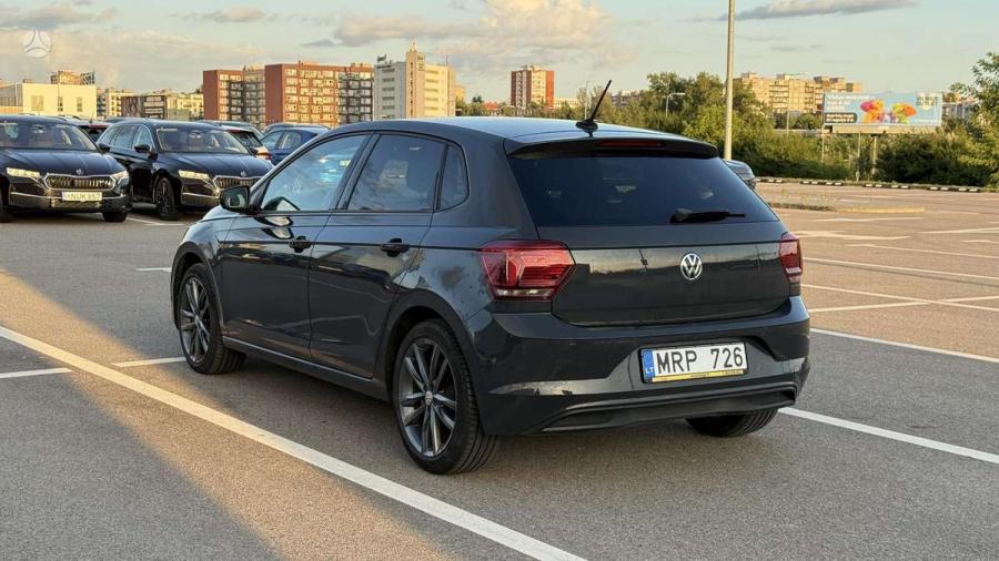 Grey Volkswagen Polo 2019 in Vilnius, with an engine capacity of 1.60 L and mileage of 203 thousand km for 10500 €, photo 7 on AUTOMOTO.COM.LV