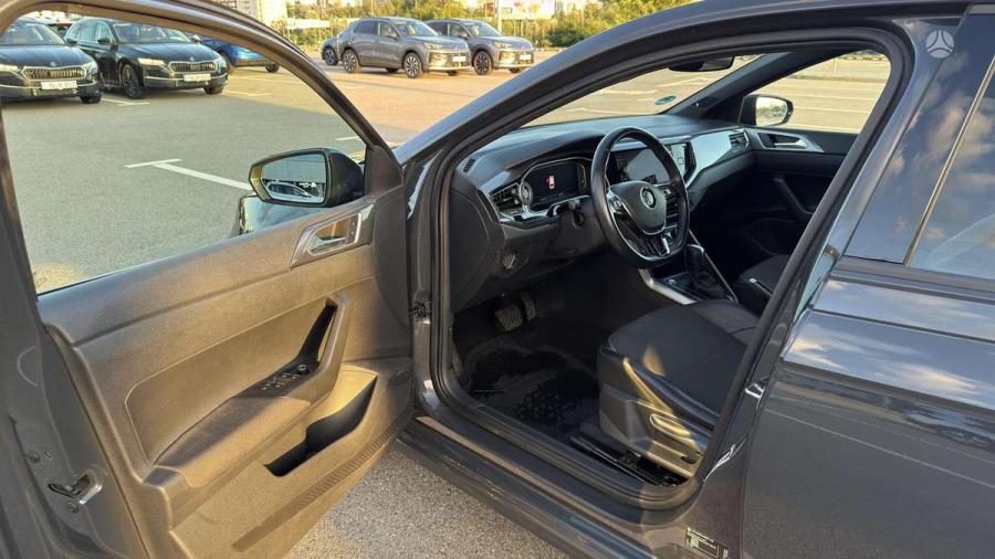 Grey Volkswagen Polo 2019 in Vilnius, with an engine capacity of 1.60 L and mileage of 203 thousand km for 10500 €, photo 8 on AUTOMOTO.COM.LV