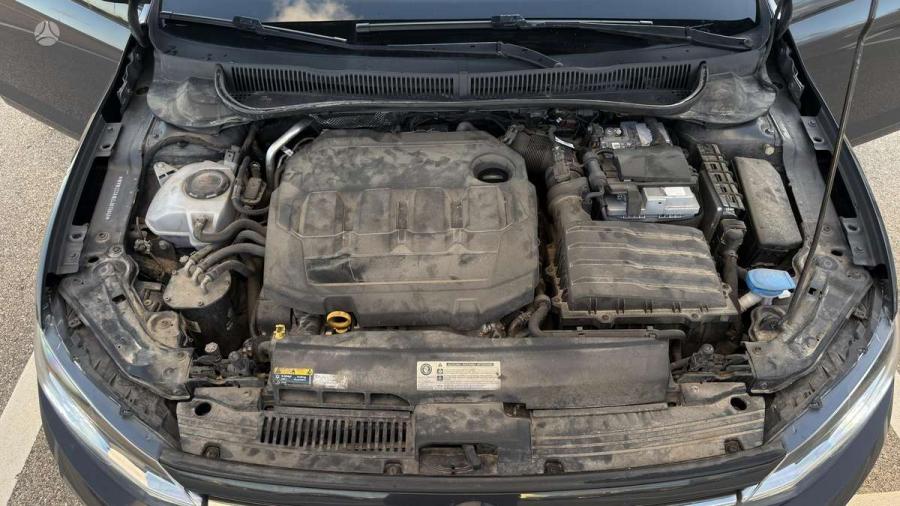 Grey Volkswagen Polo 2019 in Vilnius, with an engine capacity of 1.60 L and mileage of 203 thousand km for 10500 €, photo 13 on AUTOMOTO.COM.LV