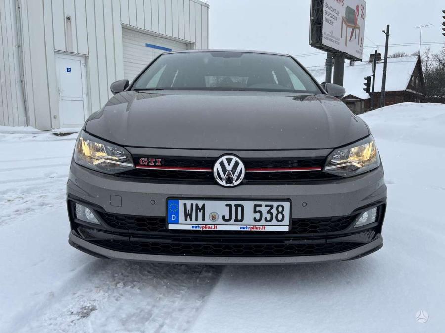 Pelēks Volkswagen Polo 2020 Kauņa, ar dzinēja tilpumu 1.98 L un nobraukumu 34 tūkst. km par 17850 €, foto 2 vietnē AUTOMOTO.COM.LV