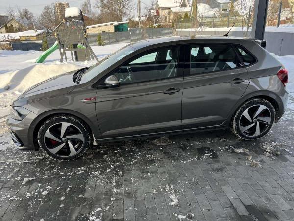 Grey Volkswagen Polo 2020 in Kaunas, with an engine capacity of 1.98 L and mileage of 35 thousand km for 16450 €, photo 5 on AUTOMOTO.COM.LV
